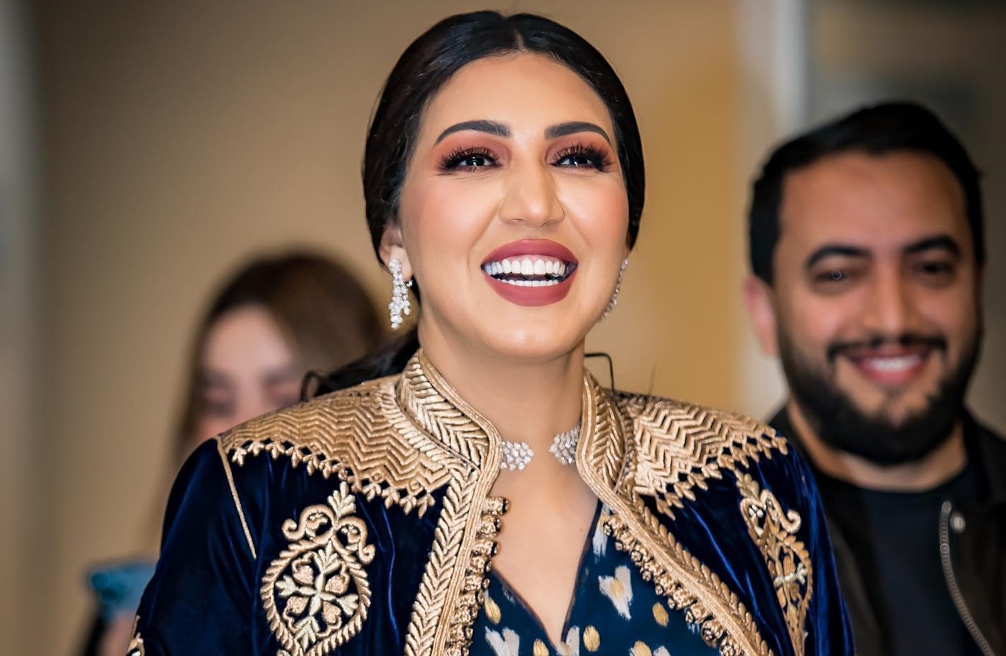 أسما لمنور تحتفل بزفاف شقيقتها الصغرى: فرحتي مضاعفة - Jadeedoha